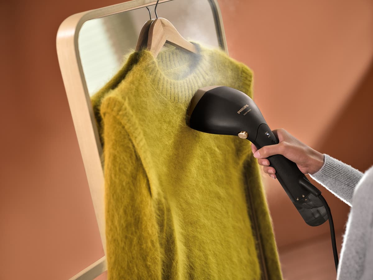 Philips 7000 Series håndholdt steamer STH7060/80 (sort/guld) | Elgiganten