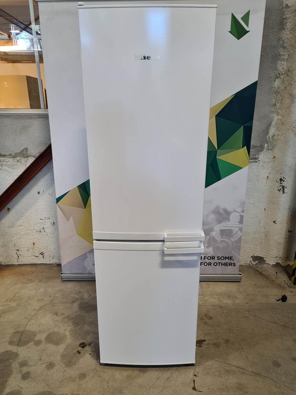 Miele kombiskap KD28052WS - brukt - Elkjøp
