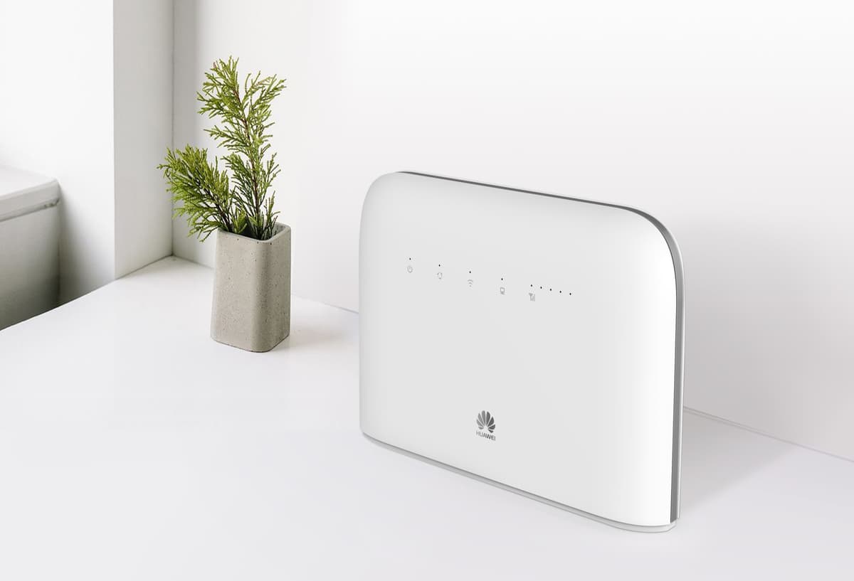 Huawei B715 4G LTE WiFi reititin - Gigantti