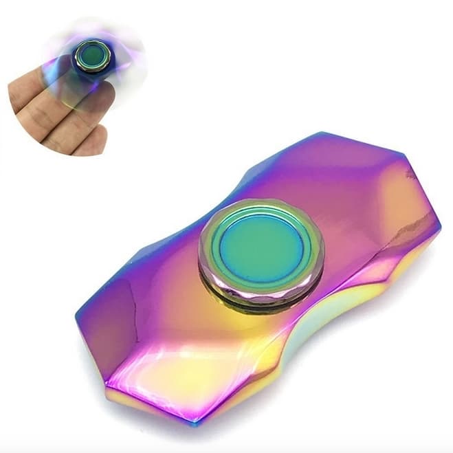 Fidget Spinner - Metal Rainbow Axe - Elkjøp