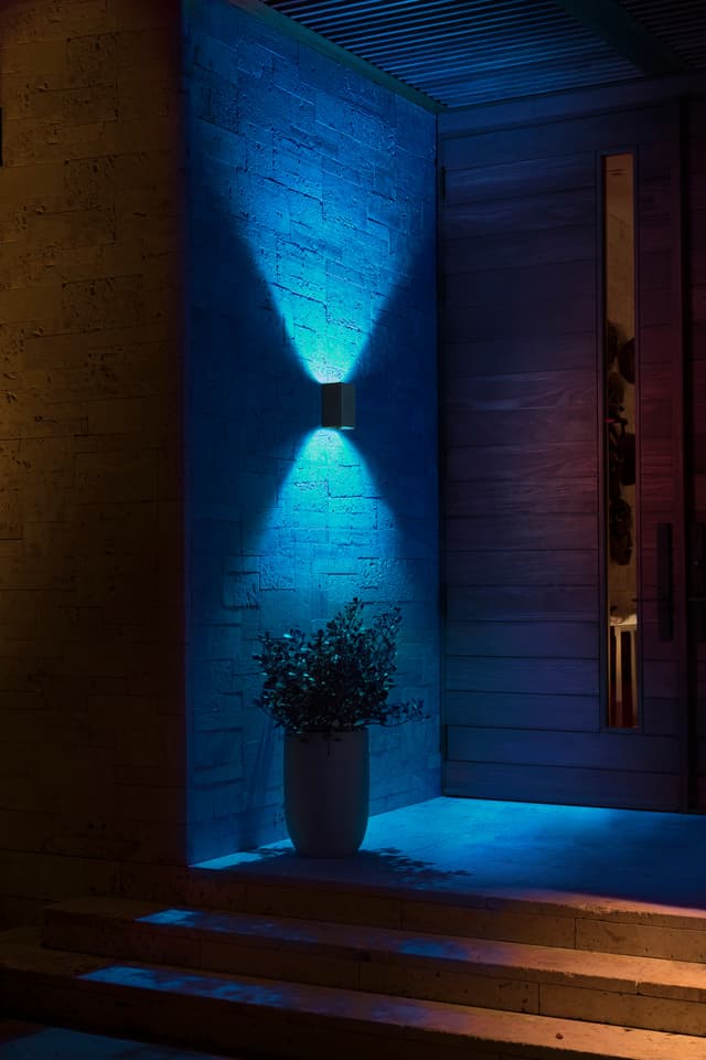 Philips Hue Resonate vegglampe (sort) - Elkjøp | Elkjøp