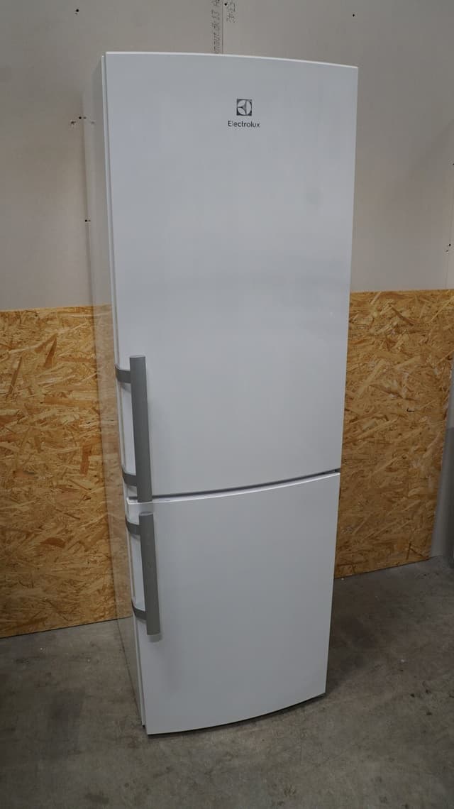 Electrolux køle/fryseskab EN3615MOW - brugt | Elgiganten | Elgiganten