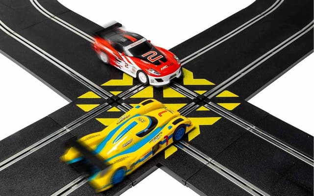 Scalextric C8213 - Cross Roads Track Pack - Elgiganten