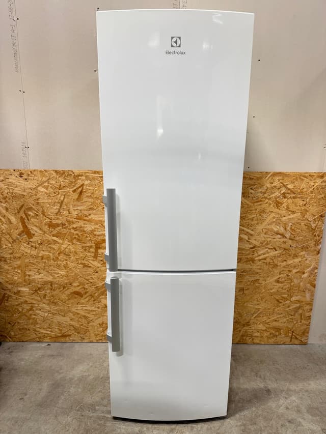 Electrolux køle/fryseskab EN3615MOW - D13473 - brugt | Elgiganten ...