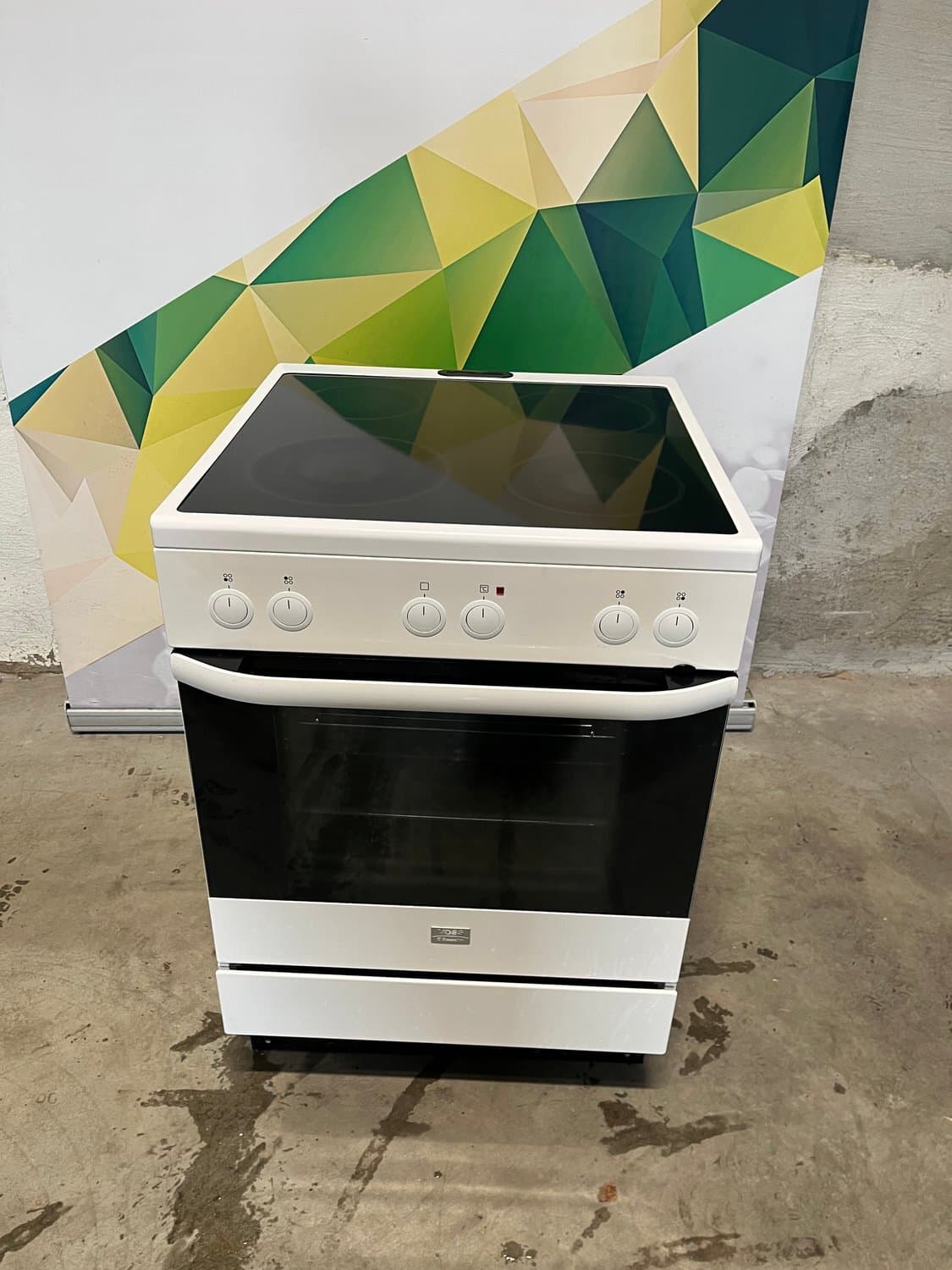 Voss-Electrolux keramisk komfyr ELK12047HV - brukt - Elkjøp