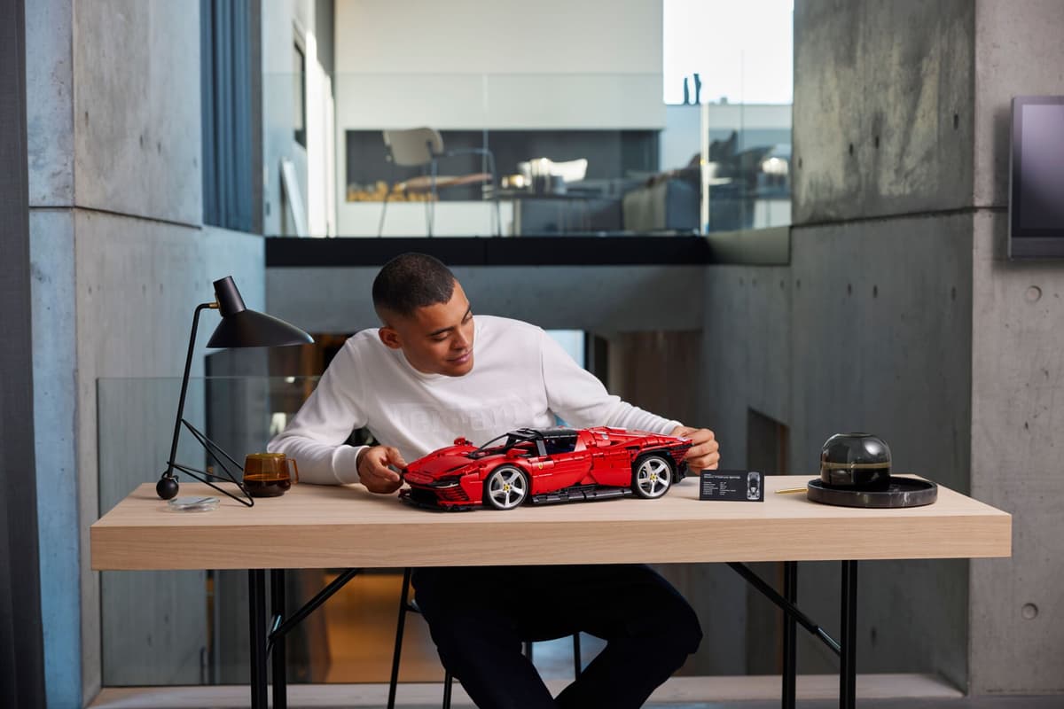 LEGO Technic Ferrari Daytona SP3 42143 - Gigantti verkkokauppa