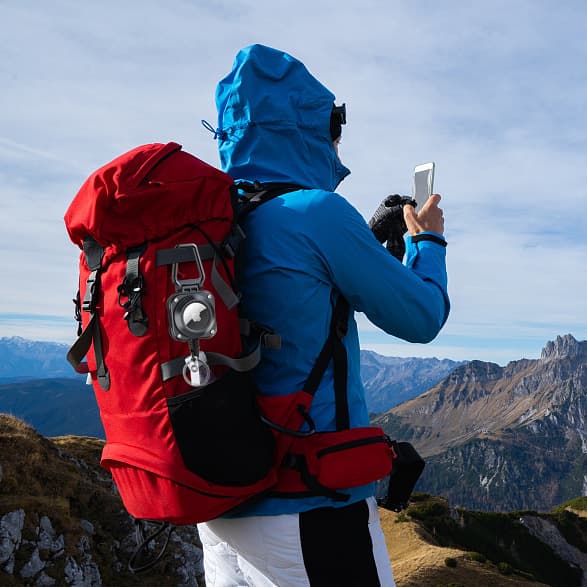 Beskyttende AirTag nøkkelring med uttrekkbar karabinkrok - Elkjøp | Elkjøp