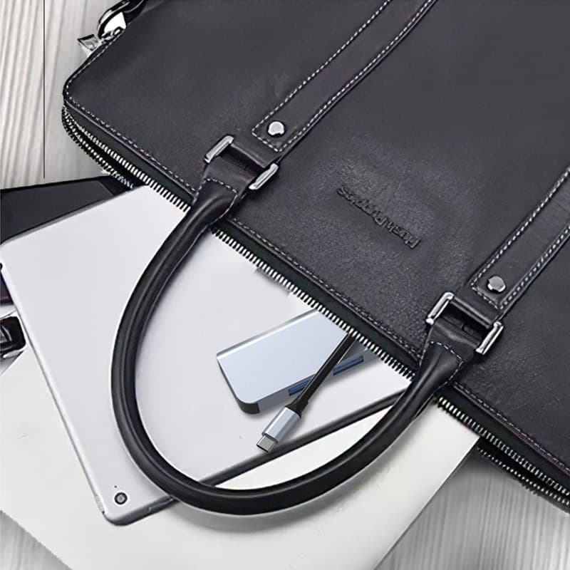 Dobbel USB-C og USB-A Hub med 1 USB3.0-port og 3 USB2.0-porter - Elkjøp