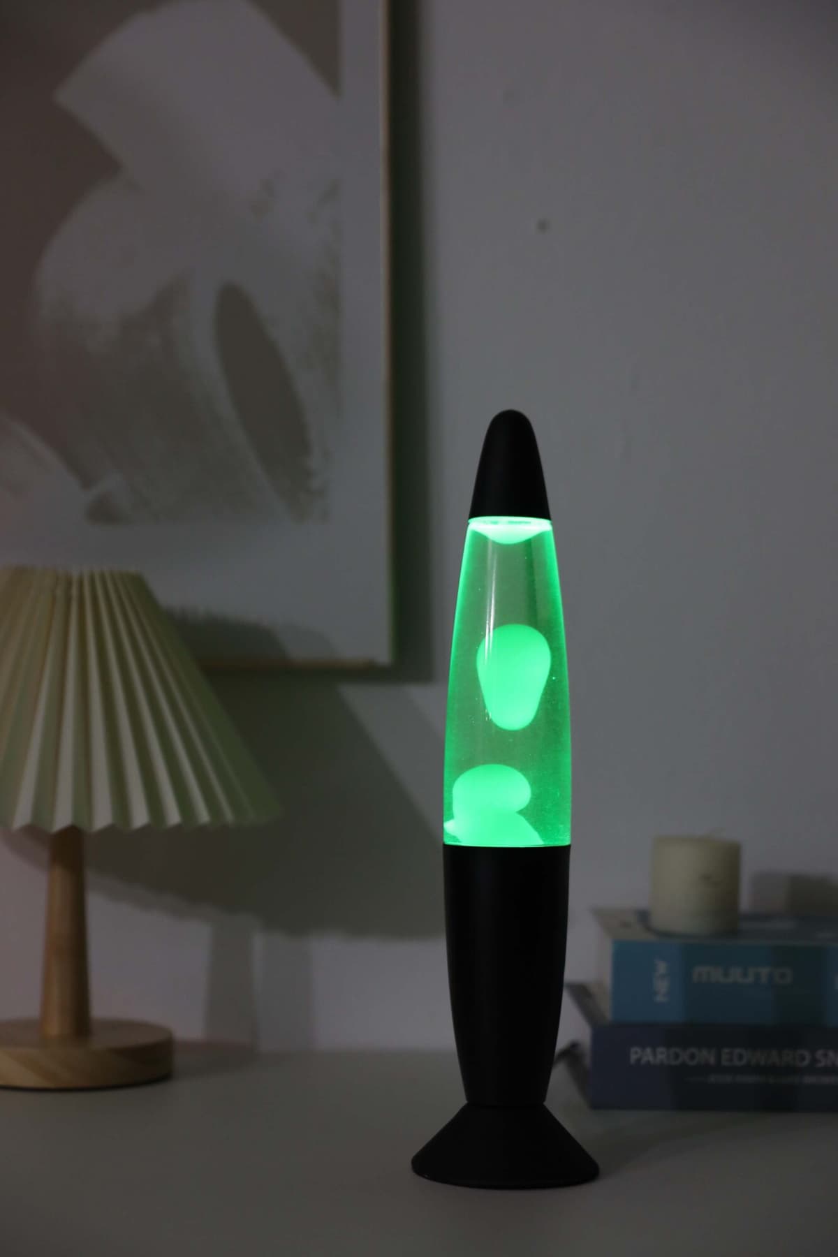 iTotal LED-lavalampa (vit, svart) - Elgiganten