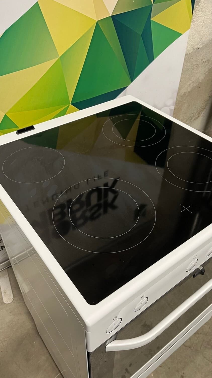 Voss-Electrolux keramisk komfyr ELK13039HV - brukt - Elkjøp