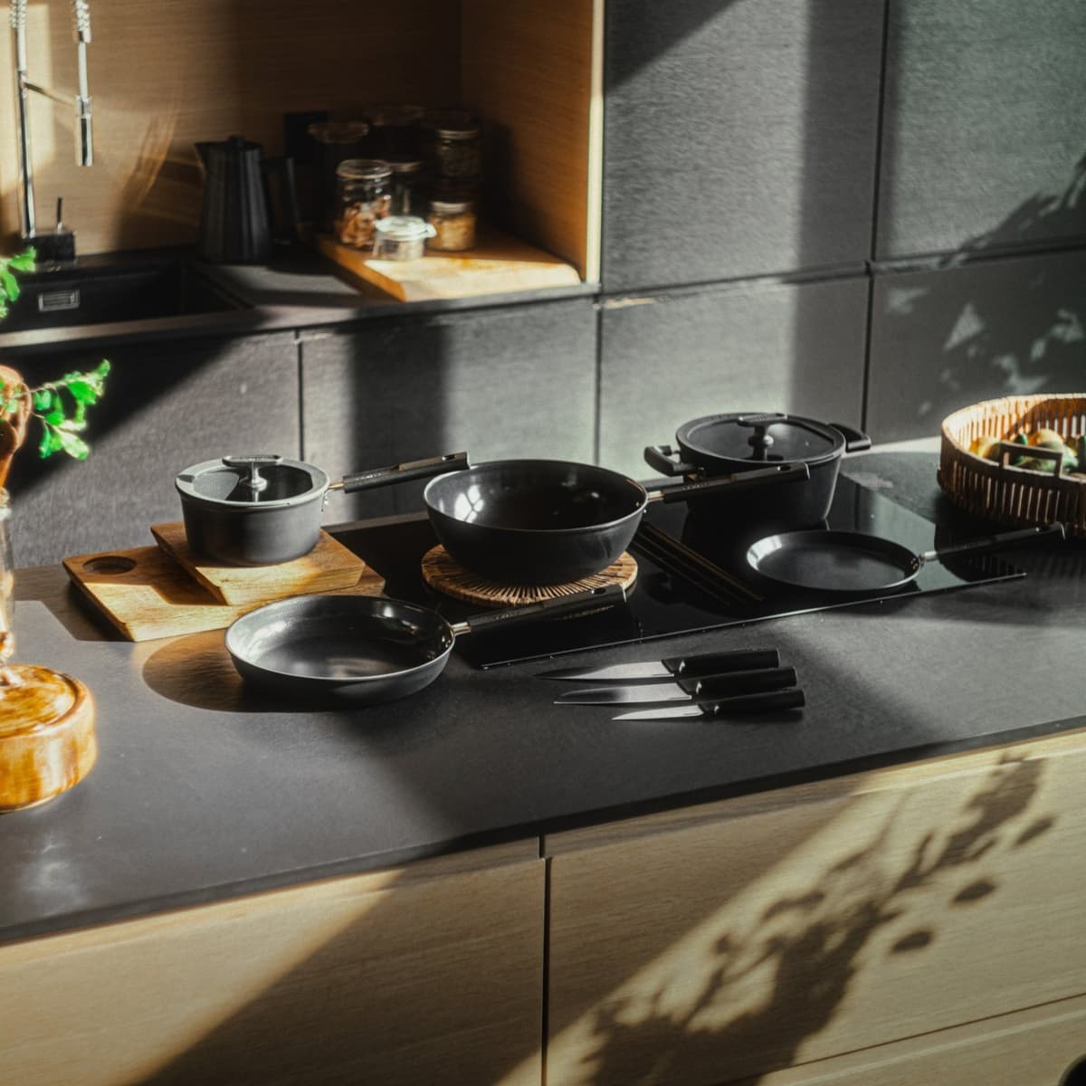 Fiskars Hard Face kasserolle 3,5 L med lokk Keramikk 1075526 - Elkjøp